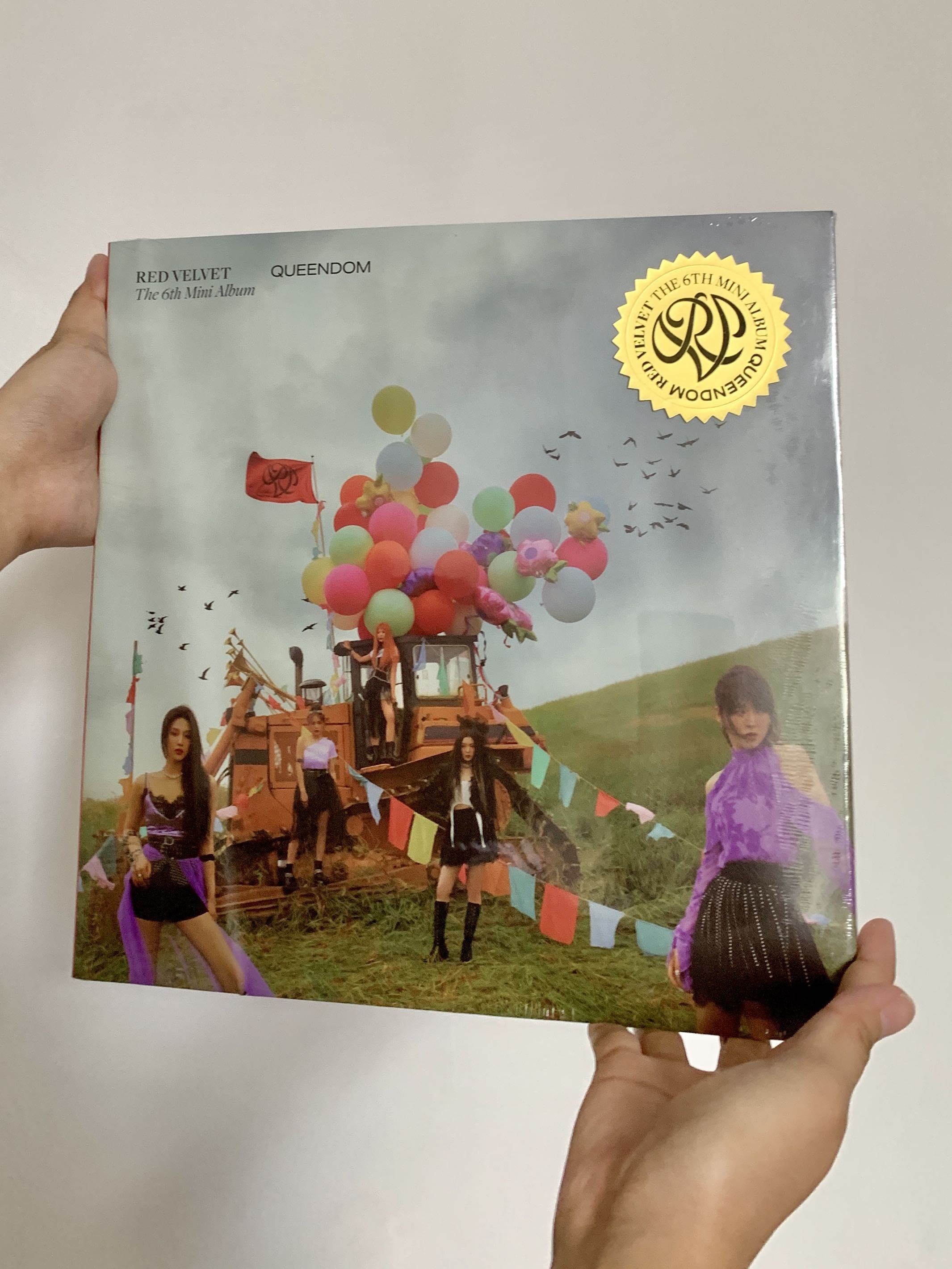 ONHAND SEALED - Red Velvet Queendom Queens (Photobook) version, Hobbies ...