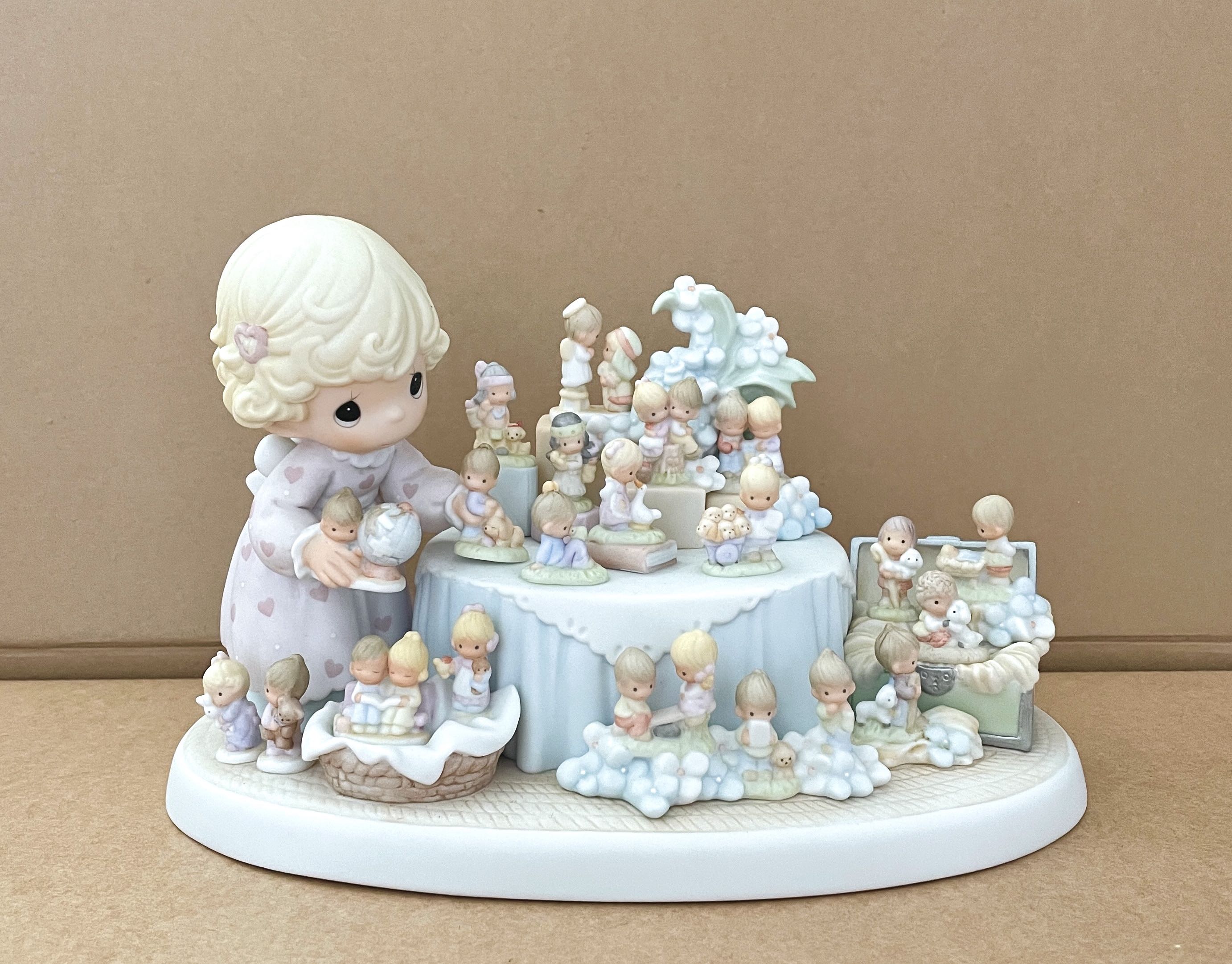Precious Moments - 25th Anniversary Exclusive, Hobbies & Toys ...