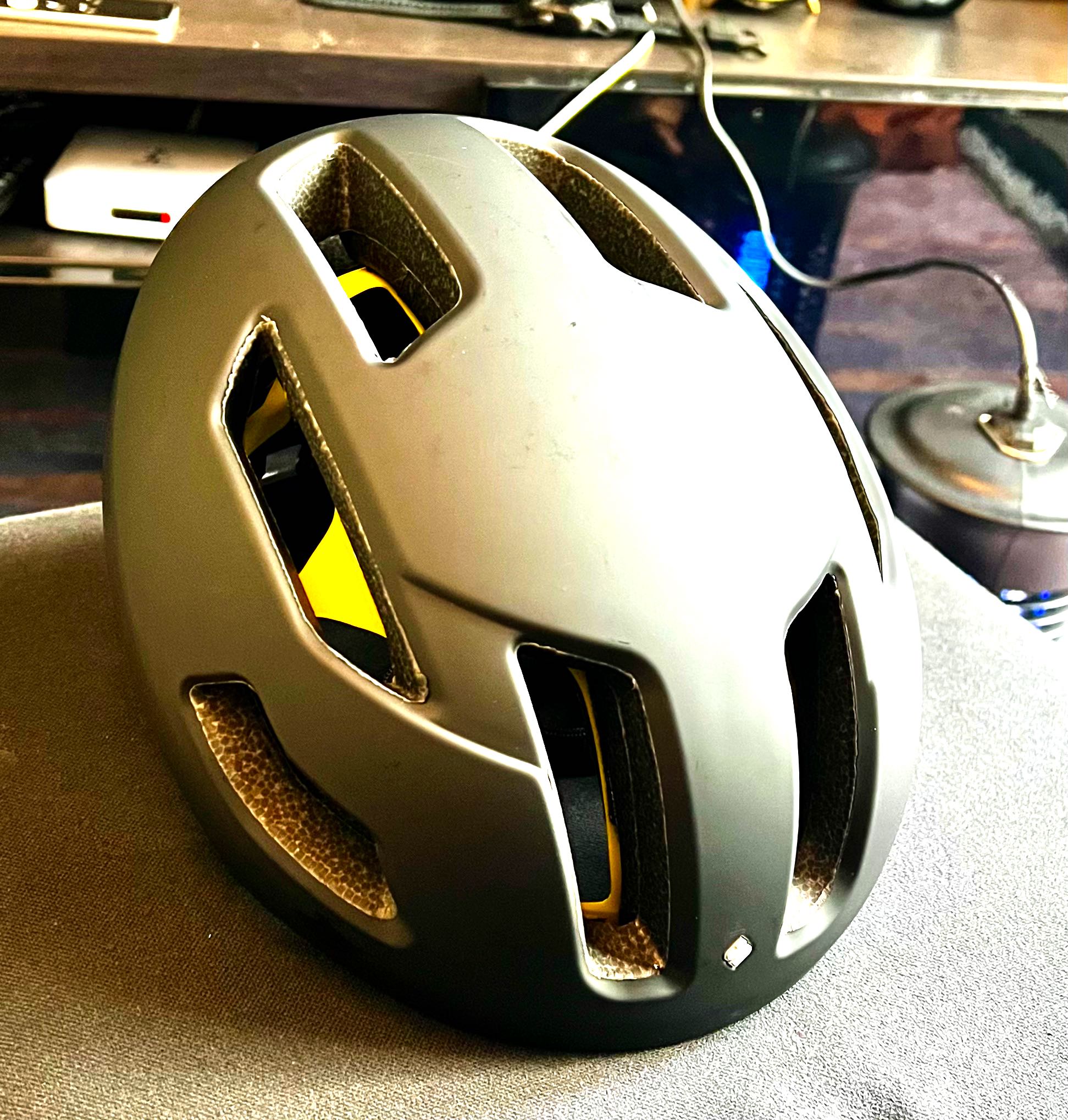 SWEET PROTECTION CHASER Road Helmet - Mips, Sports Equipment, Bicycles ...