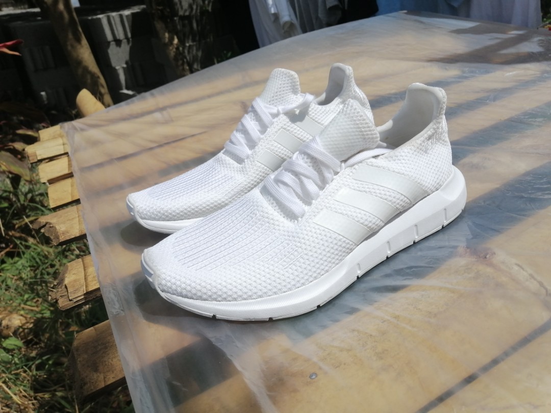 Adidas essential shoe, Men's Fashion, Footwear, Sneakers on Carousell