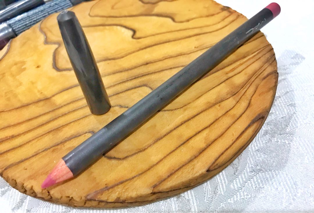 Authentic MAC Edge to Edge Lip Pencil, Beauty & Personal Care, Face ...