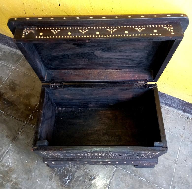 Chest / Baul with Mother of Pearl Inlay and Carving 51x29x37, Furniture ...