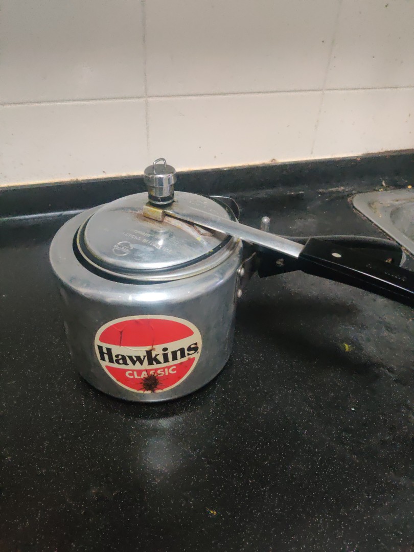 Hawkins Pressure Cooker, Furniture & Home Living, Kitchenware ...
