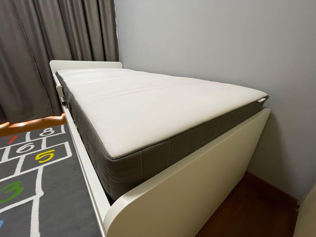 Hovag Mattress, Furniture & Home Living, Furniture, Bed Frames ...