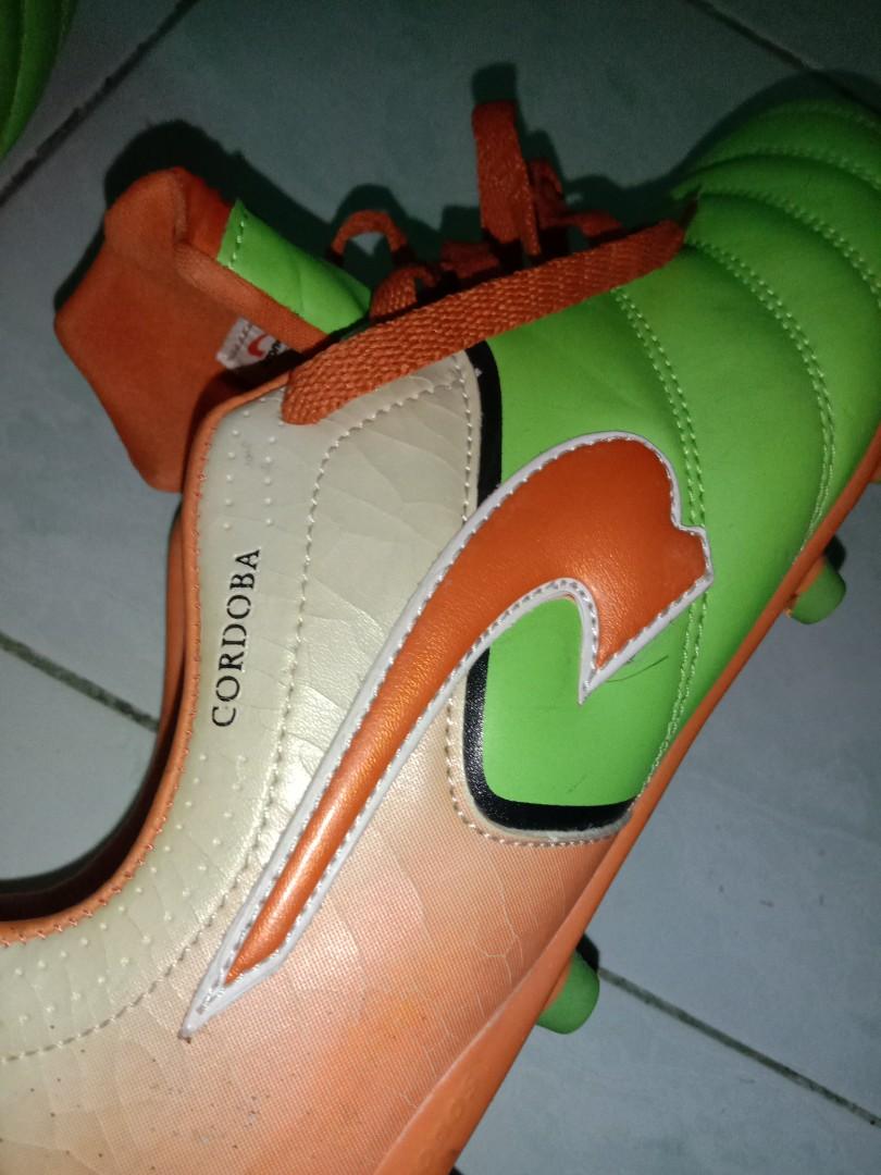 Kronos Kasut Bola, Men's Fashion, Footwear, Sneakers on Carousell