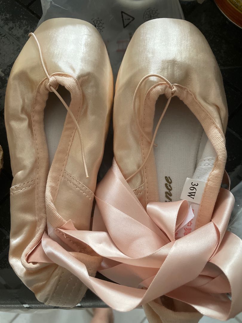 New ballet shoe (hard front), Women's Fashion, Footwear, Flats on Carousell