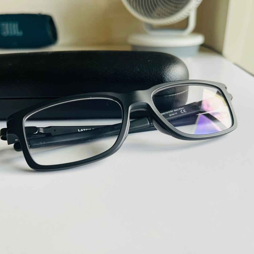 OAKLEY Latch Ex Spectacles, Men's Fashion, Watches & Accessories ...