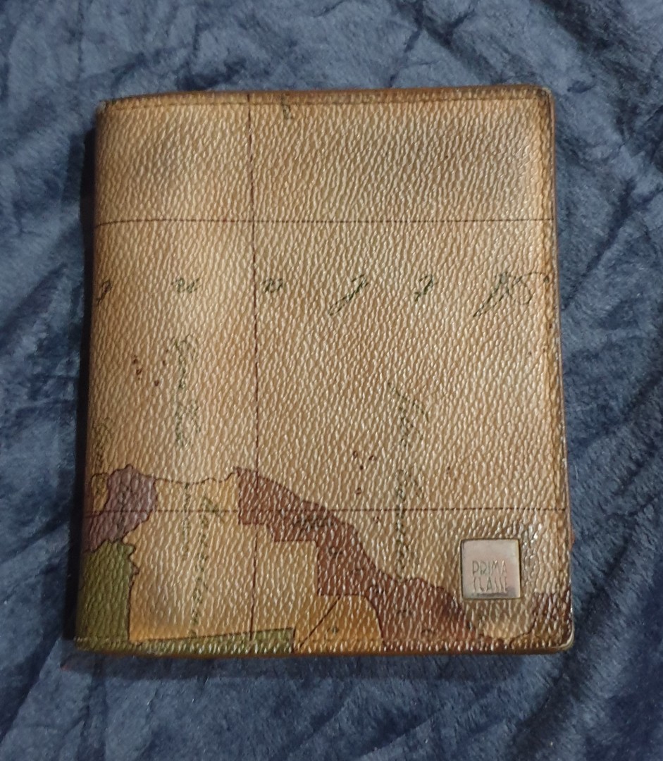 PRIMA CLASSE Small Bifold Map Wallet, Men's Fashion, Watches ...