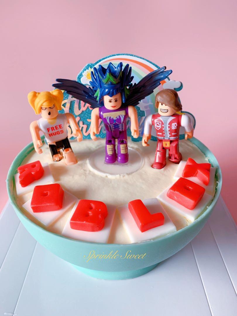 Roblox piñata knock knock cake/ bombshell cake/ customised cake, Food ...