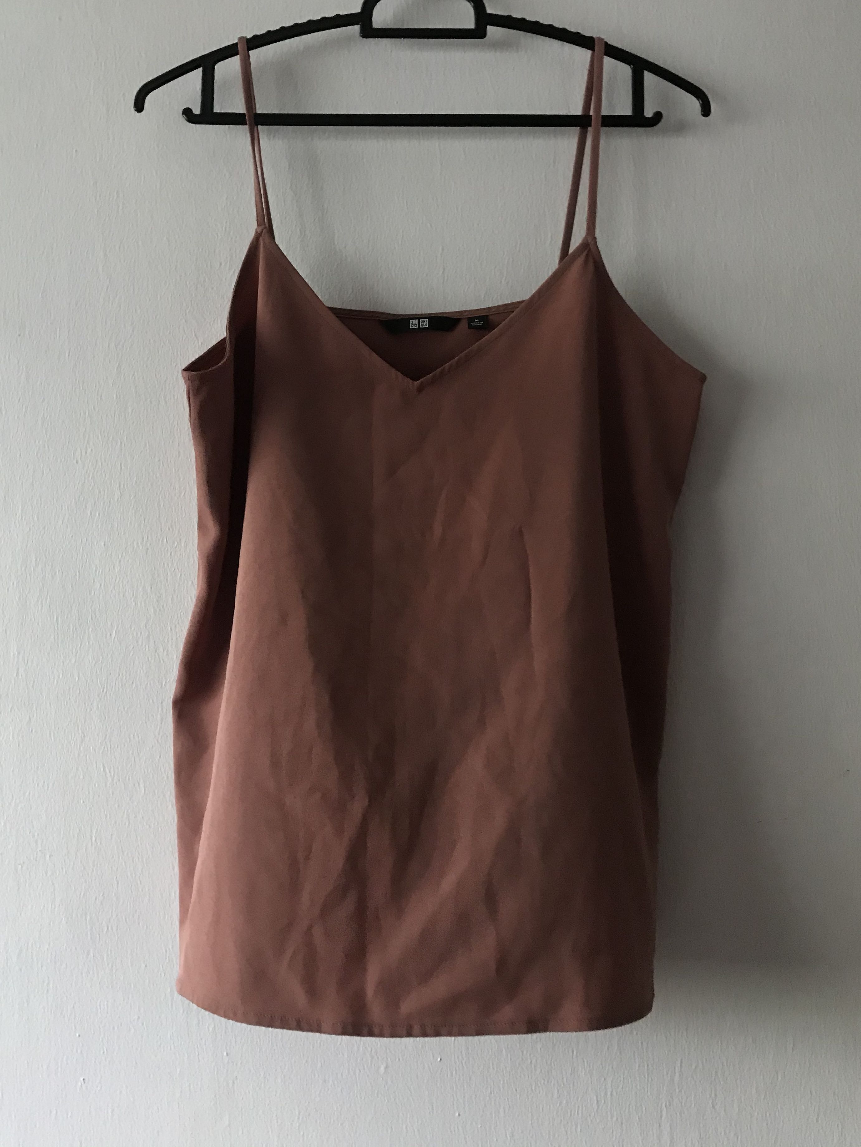 uniqlo spaghetti top, Women's Fashion, Tops, Sleeveless on Carousell