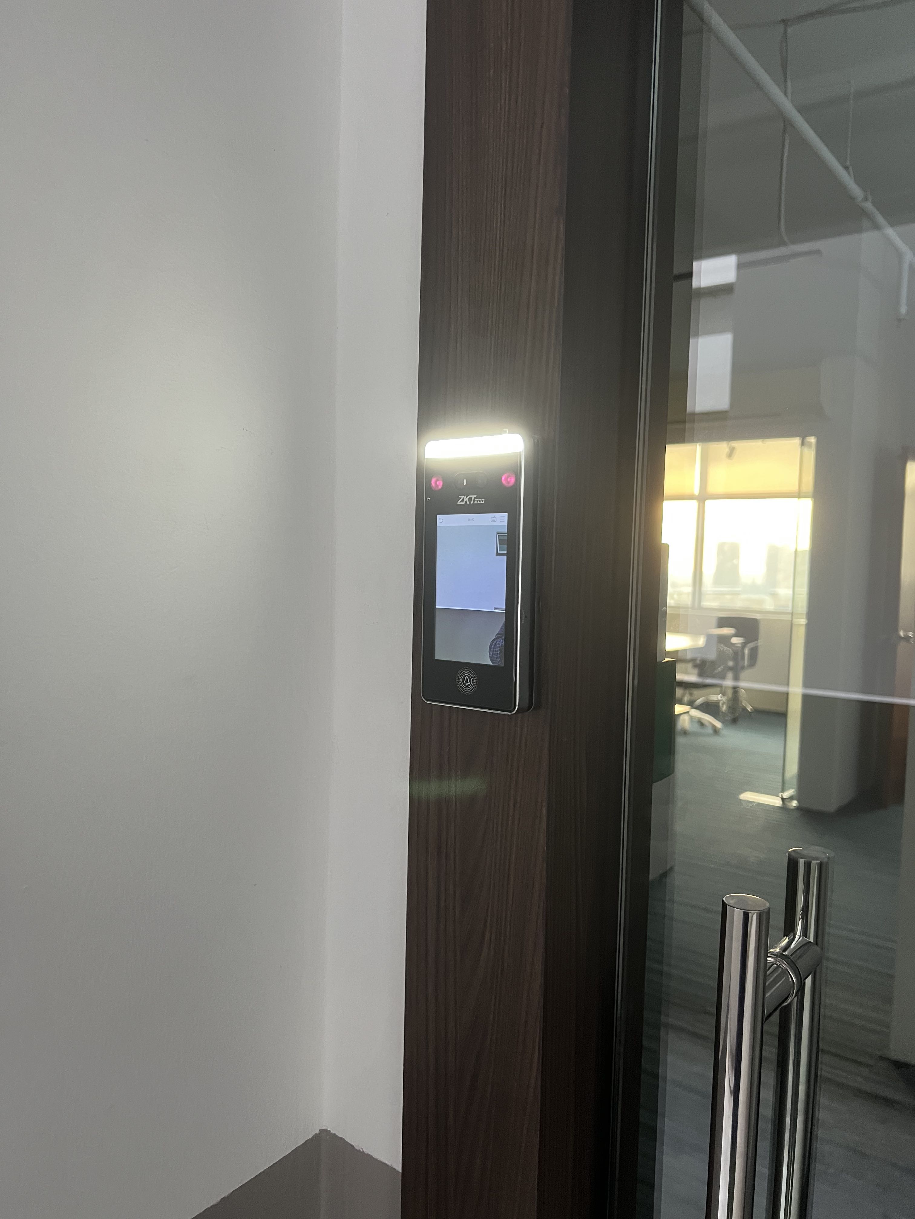 *Trade-in Special* Facial + Palm Reader (Contactless), Furniture & Home ...