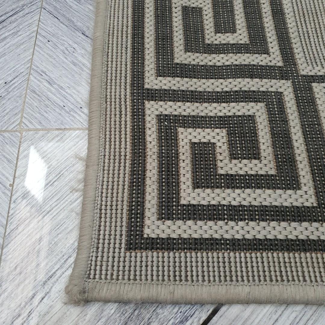 Floor carpet / rag, Furniture & Home Living, Home Decor, Carpets, Mats ...