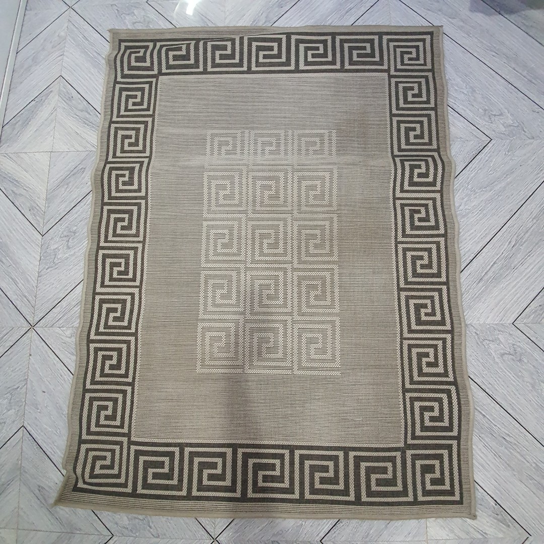 Floor carpet / rag, Furniture & Home Living, Home Decor, Carpets, Mats ...