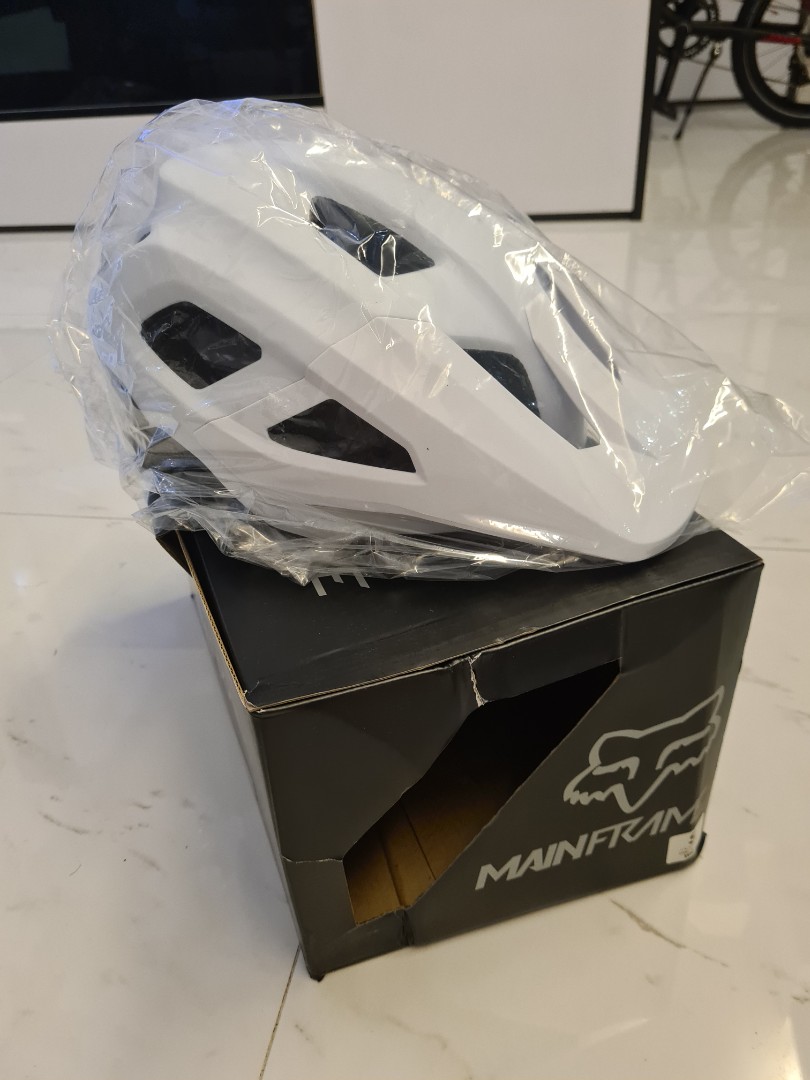Fox Mainframe helmet, Sports Equipment, Bicycles & Parts, Parts ...