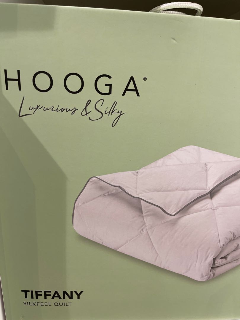 HOOGA TIFFANY SILKFEEL QUILT, Furniture & Home Living, Bedding & Towels ...