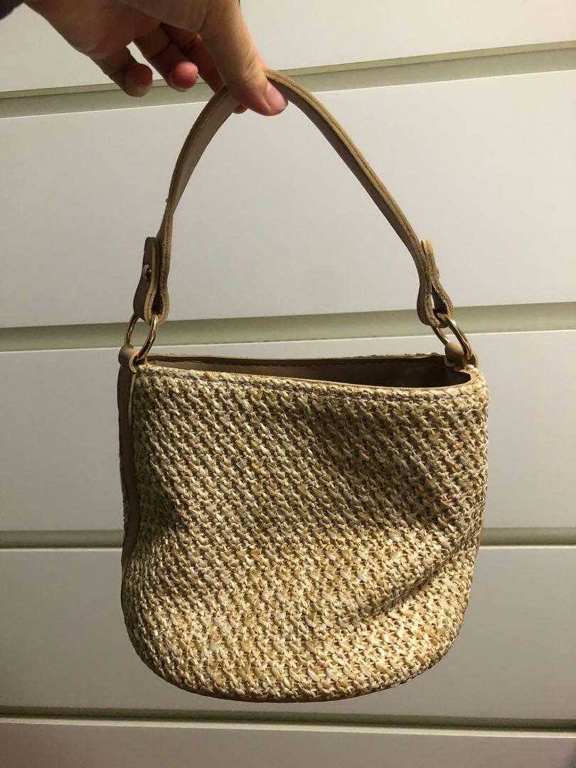 Natalie & Pepper Briana Weave Bucket Bag, Women's Fashion, Bags ...