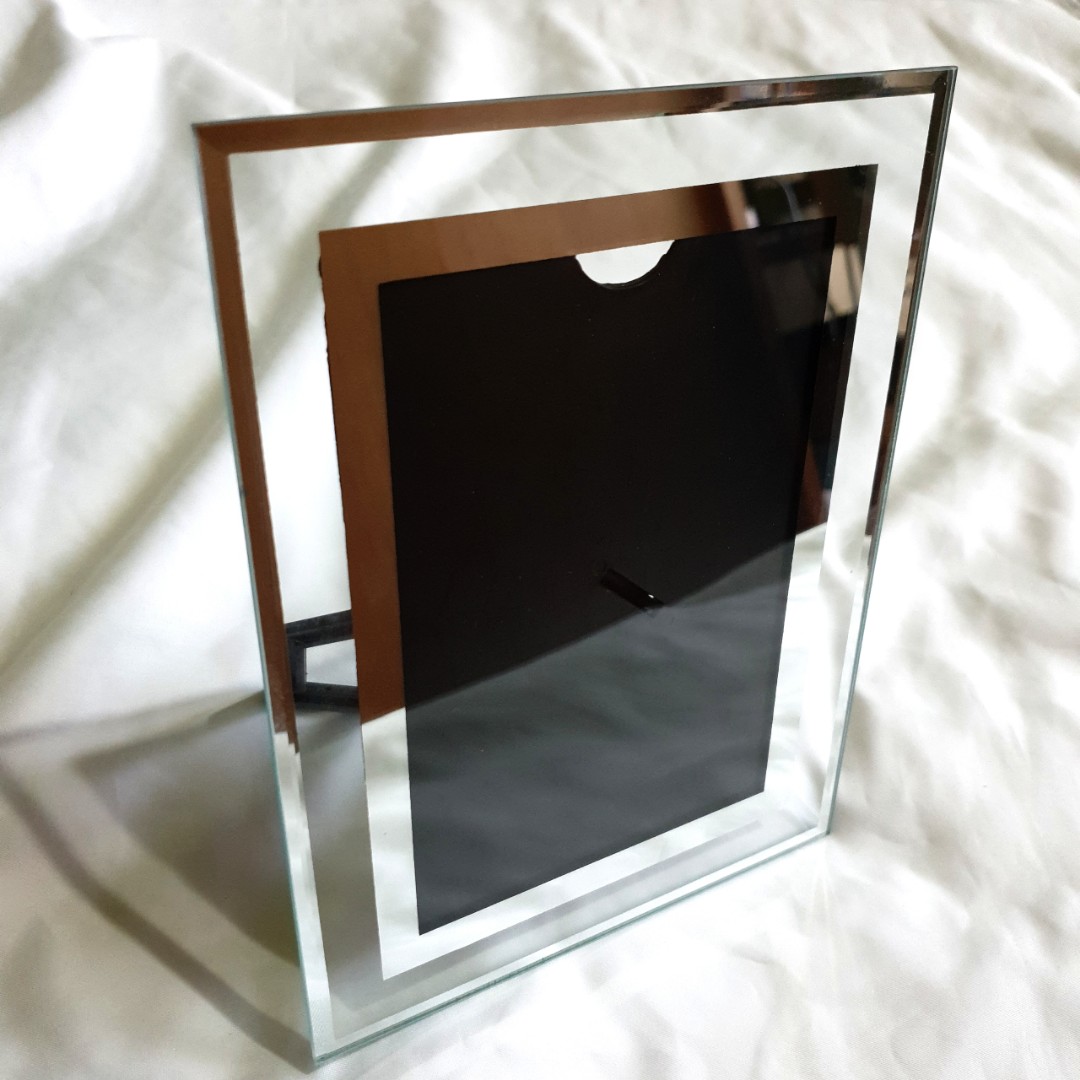 See Through Borders Photo Frames, Furniture & Home Living, Home Decor ...