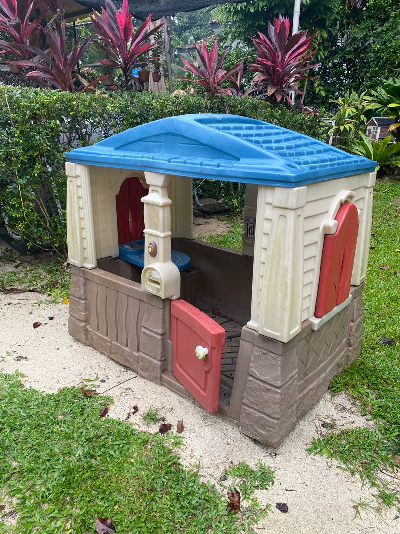 Step 2 playhouse, Hobbies & Toys, Toys & Games on Carousell