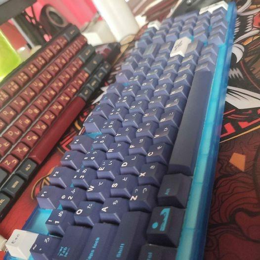Tom980 Tri-Mode Hotswap + Blue Hell Keycaps, Computers & Tech, Parts ...