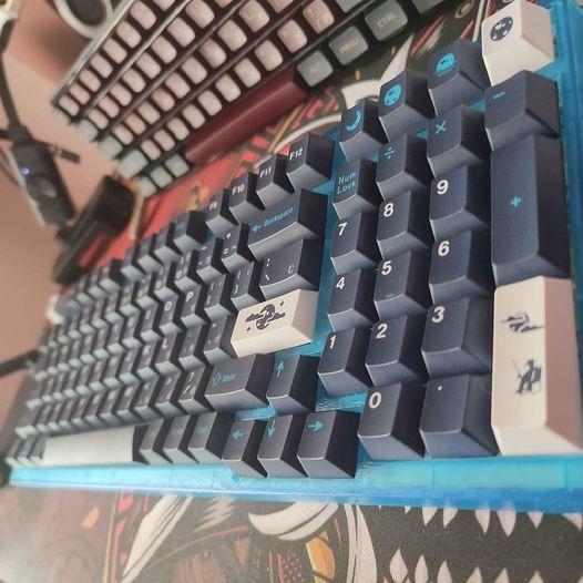 Tom980 Tri-Mode Hotswap + Blue Hell Keycaps, Computers & Tech, Parts ...