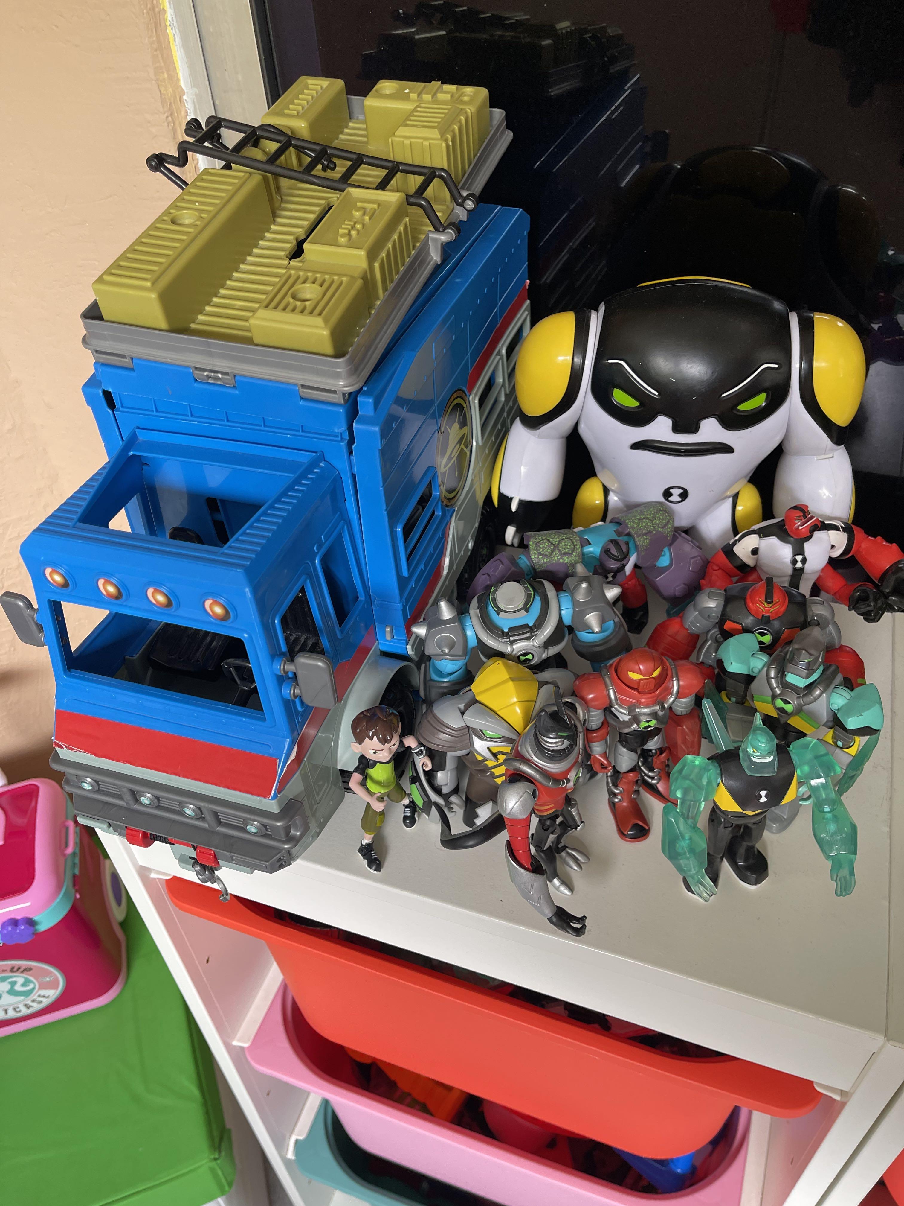 Ben 10 Set, Hobbies & Toys, Toys & Games on Carousell