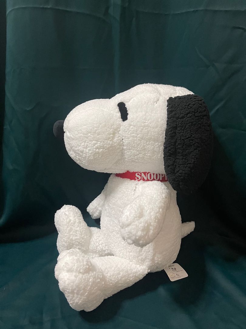 Big Snoopy Plushy, Hobbies & Toys on Carousell