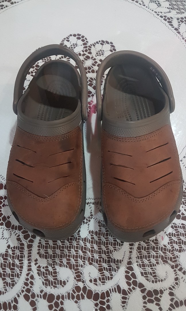 Crocs Bogota Leather Clogs, Men's Fashion, Footwear, Slippers & Slides ...