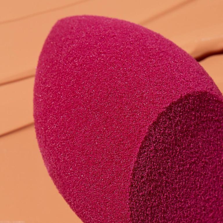 ELF Total Face Sponge, Beauty & Personal Care, Face, Makeup on Carousell