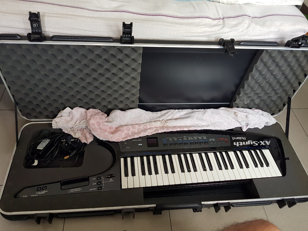 Roland AX-Synth Shoulder Synthesizer, Hobbies & Toys, Music & Media ...