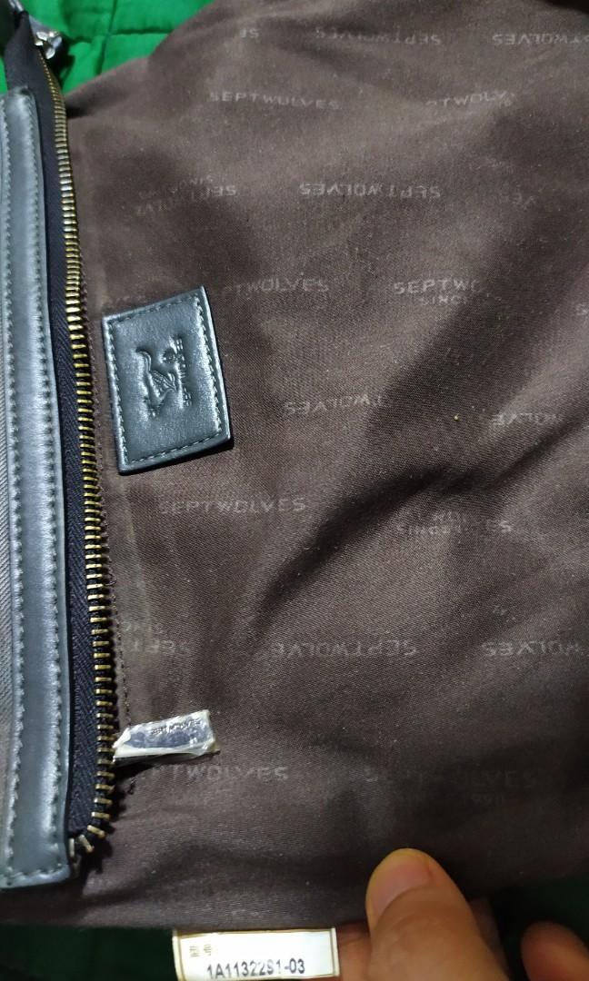 Septwolves Sling bag, Men's Fashion, Bags, Sling Bags on Carousell