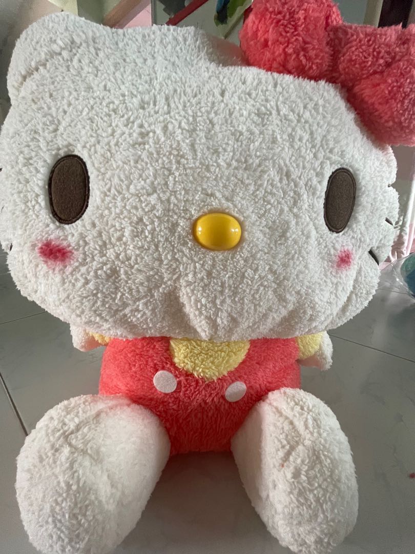 Sitting Hello Kitty, Hobbies & Toys, Toys & Games on Carousell