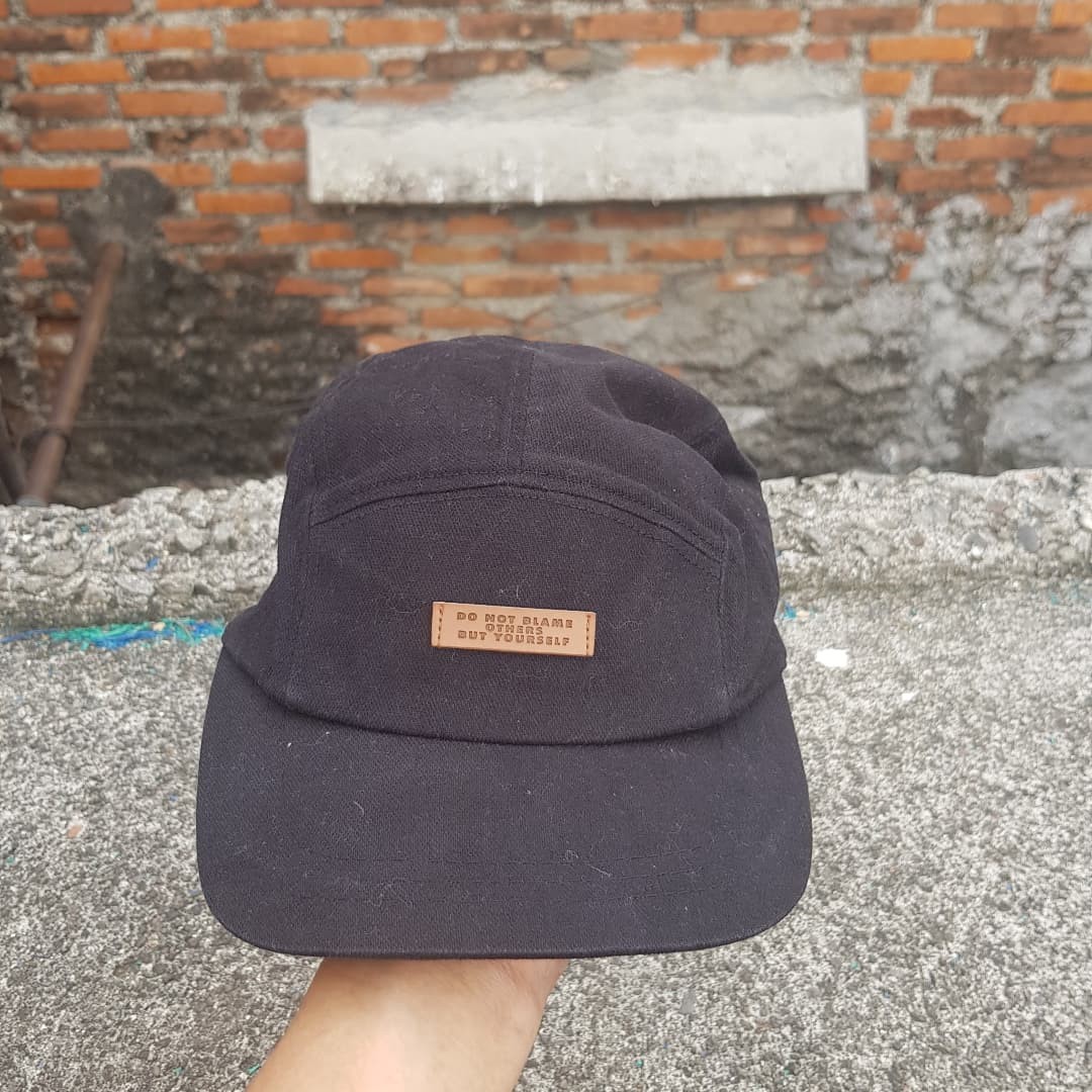 Topi simple, Fesyen Pria, Aksesoris, Topi di Carousell