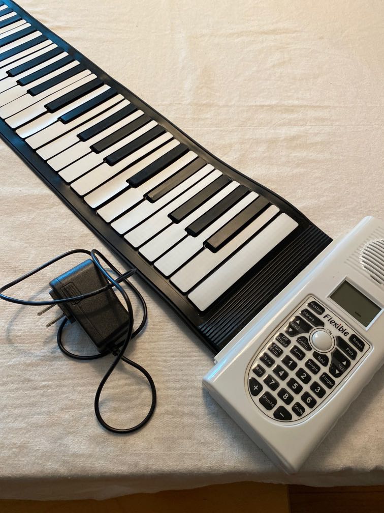 Hand Roll Piano - mobile piano, Hobbies & Toys, Music & Media, Musical ...