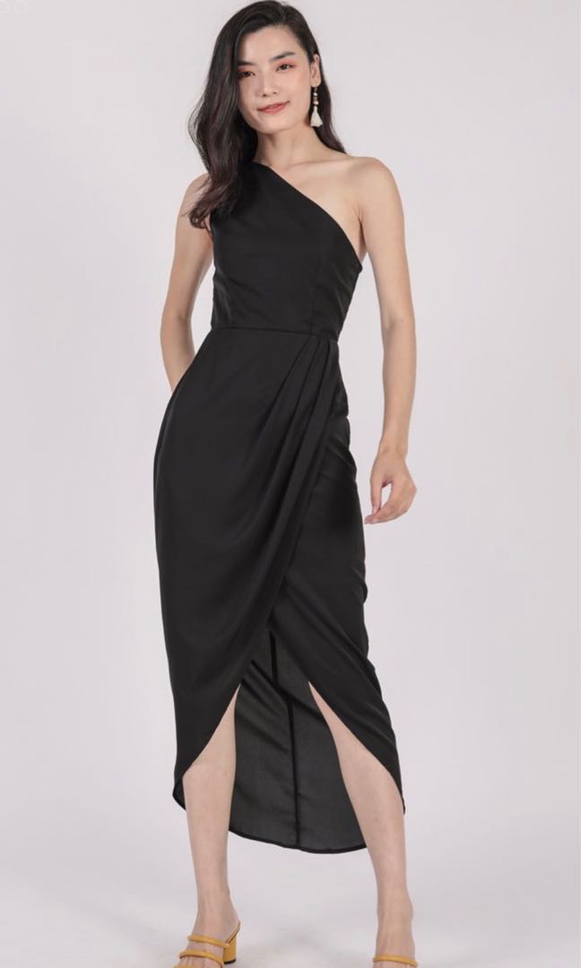 Ser Toga Dress in Black, Women's Fashion, Dresses & Sets, Dresses on ...