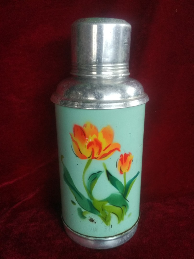 Termos air panas jadul, Antik, Pajangan di Carousell