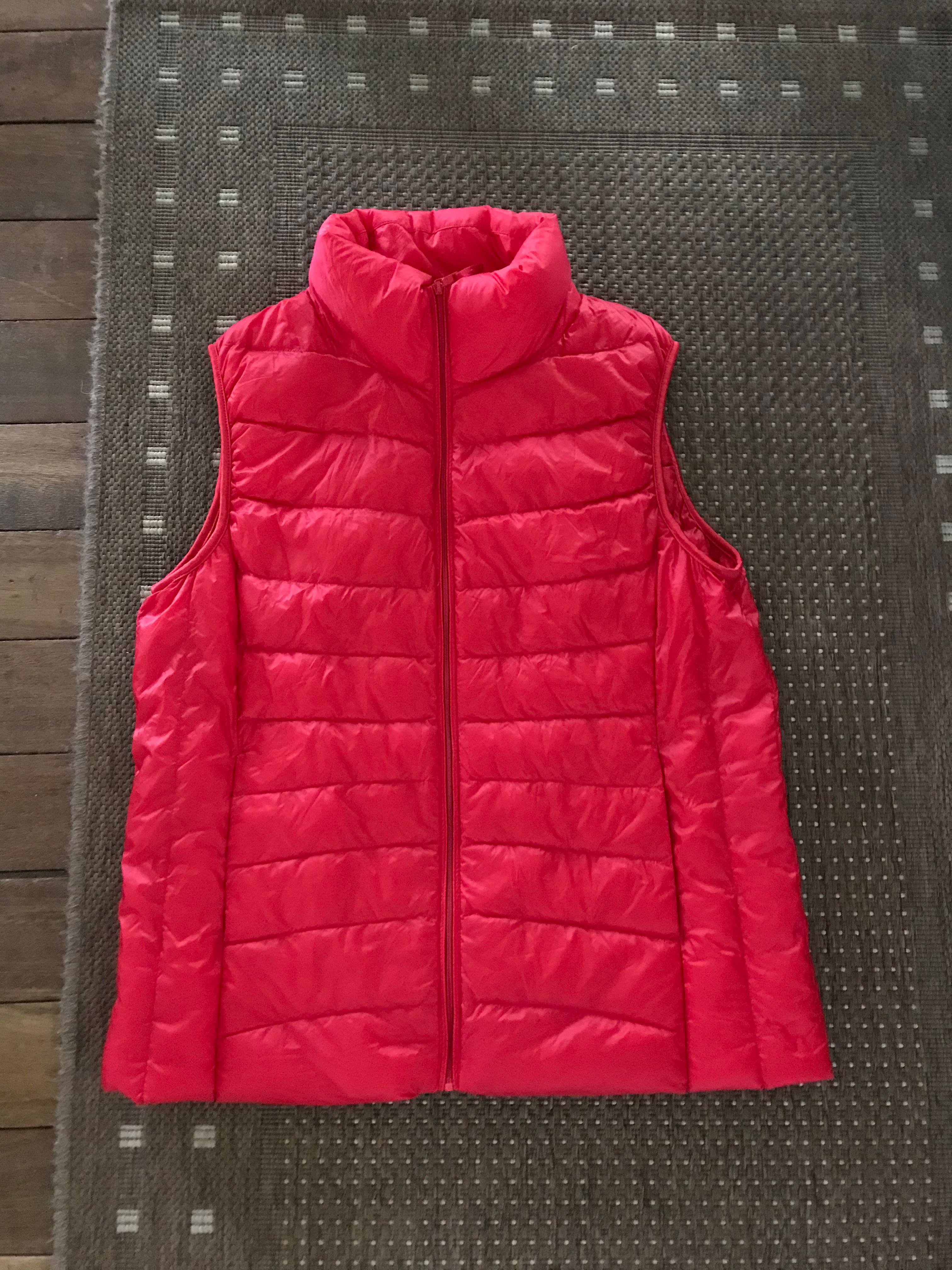 UNIQLO ULTRA LIGHT DOWN VEST WITH POUCH, Women's Fashion, Coats ...