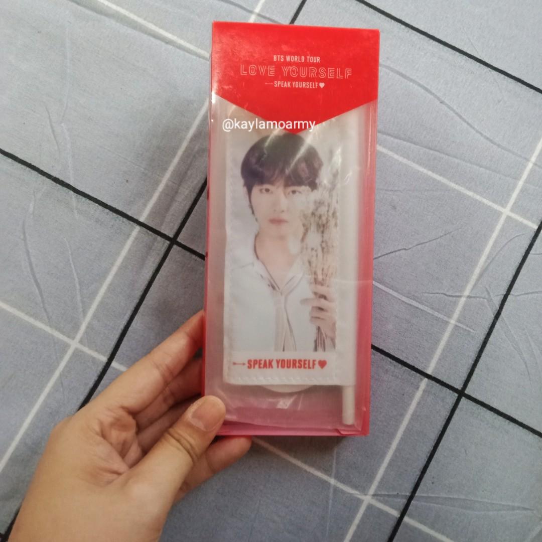 V Taehyung Mini Flag (BTS Love Yourself, Speak Yourself LYSY), Hobbies ...
