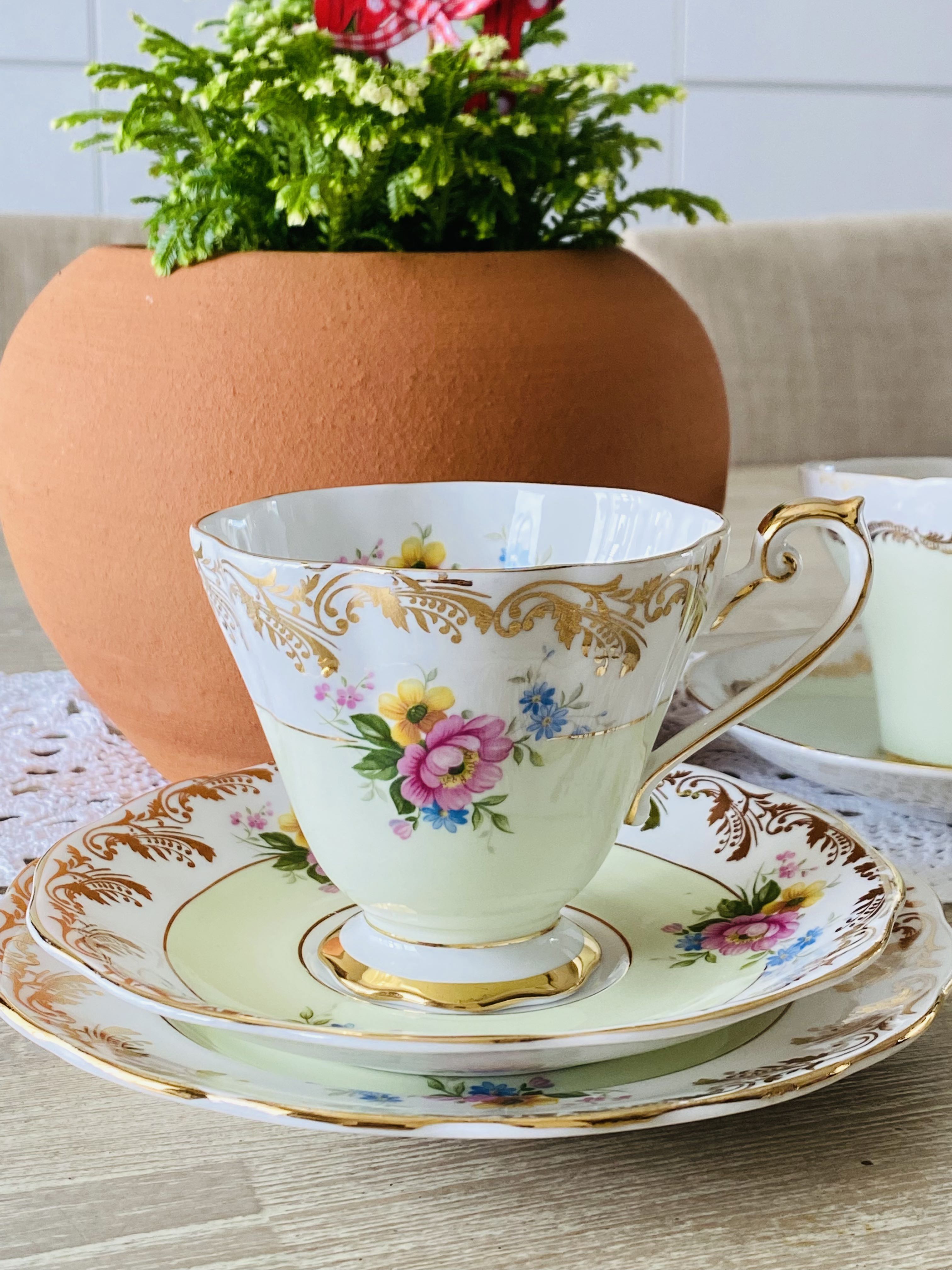 Vintage teacup trio, Hobbies & Toys, Memorabilia & Collectibles ...