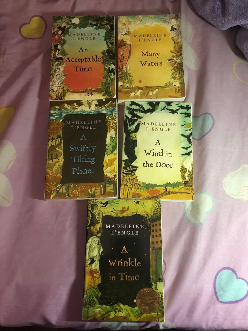 A Wrinkle in Time Complete Box Set (5 Books) Fiction, Hobbies & Toys ...