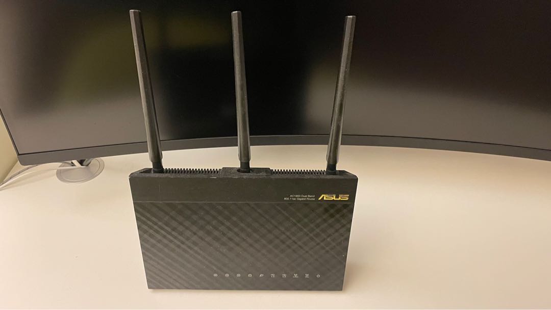 ASUS RT-AC68U router, 電腦＆科技, 電腦周邊及配件, Wifi及上網相關產品 - Carousell