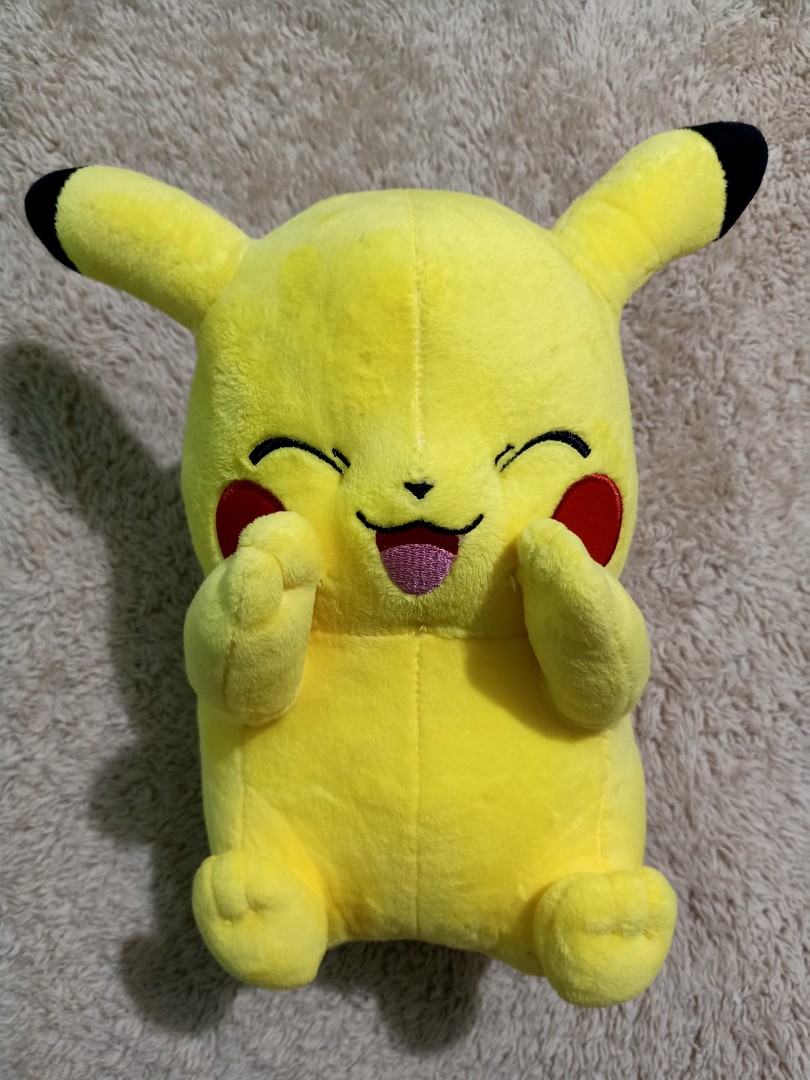 BIG SIZE ORIGINAL POKEMON - SMILING PIKACHU, Hobbies & Toys, Toys ...