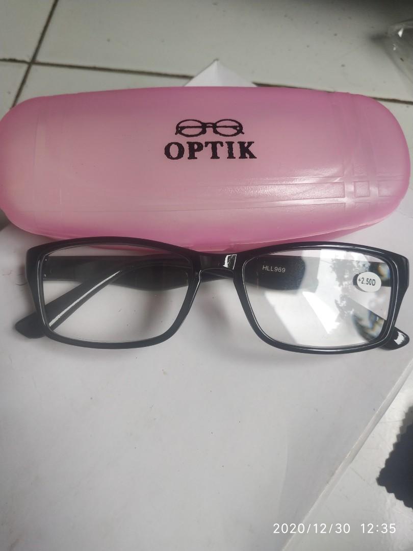 kacamata baca plus
