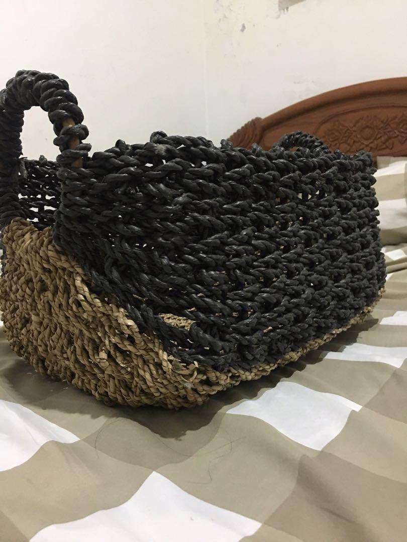 keranjang rotan besar, Perabotan Rumah di Carousell