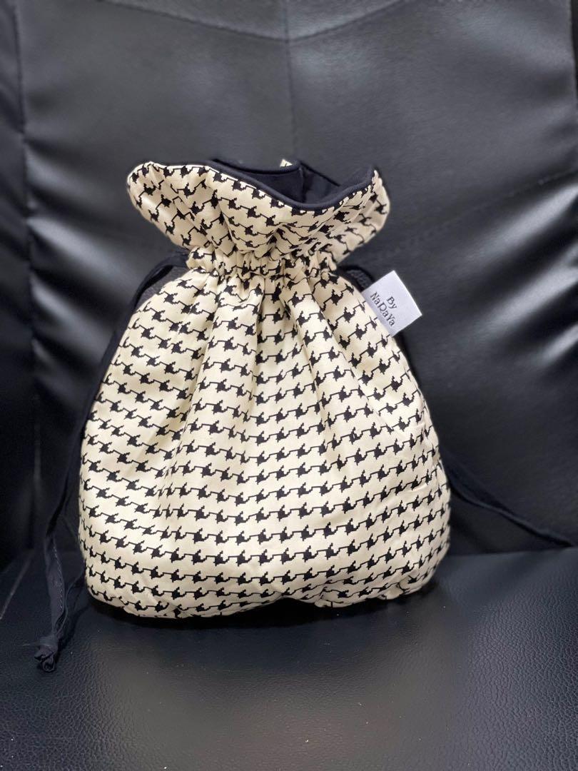 Naraya bag and pouch sets (Thailand), Women's Fashion, Bags & Wallets ...