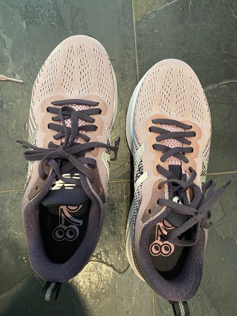 New Balance 870, Women's Fashion, Footwear, Sneakers on Carousell