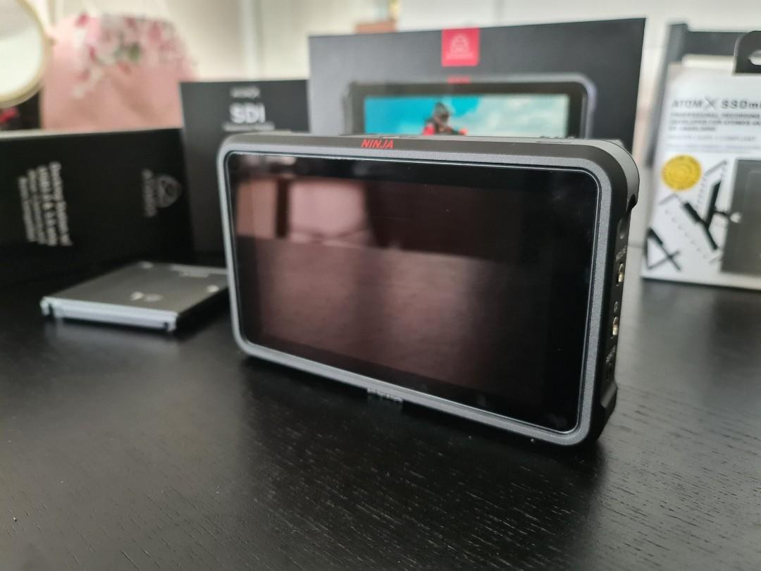 Ninja v with sdi module, 500gb ssd angelbird and docking stn ...