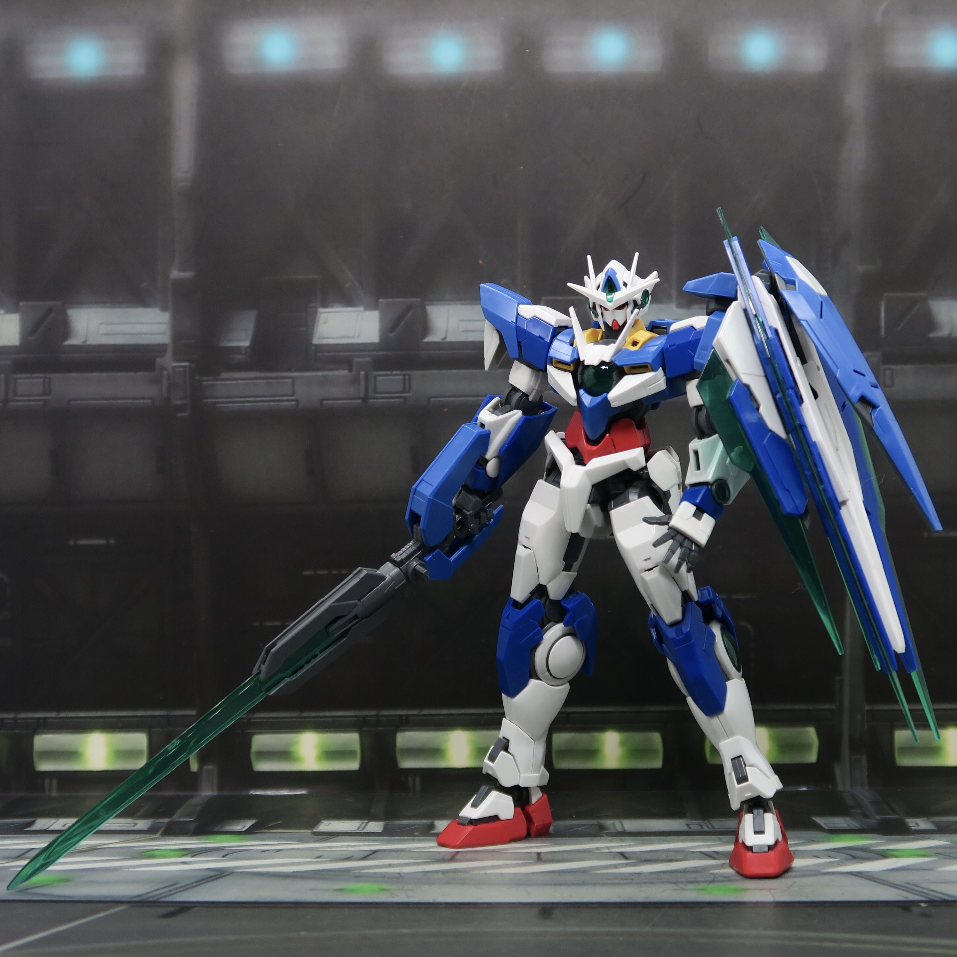 RG 00Q Gundam 00Qan[T] 高達 量子型 (素組成品), 興趣及遊戲, 玩具 & 遊戲類 - Carousell