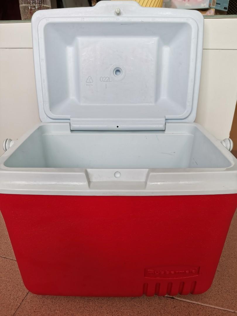 Rubbermaid Cooler Box (5L), Furniture & Home Living, Kitchenware ...