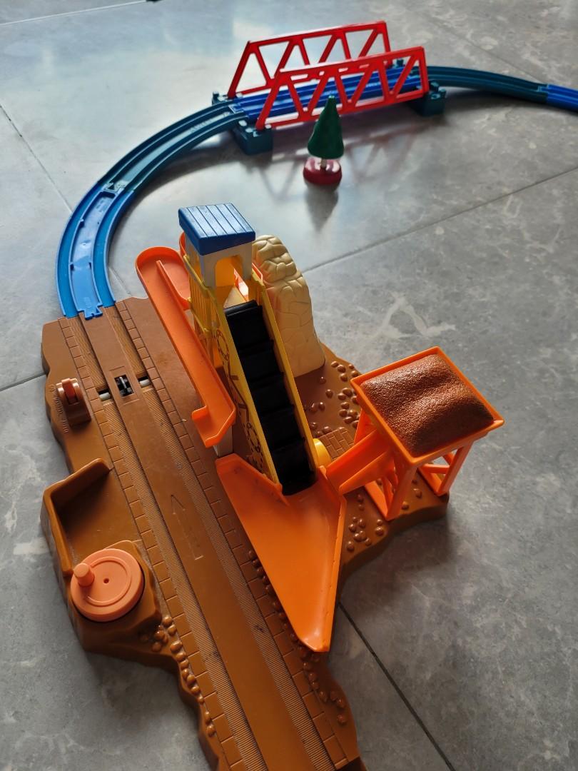 Thomas Takara Tomy Sodor Quarry Loader Set, Hobbies & Toys, Toys ...