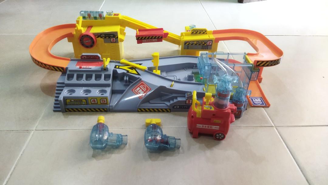 Track kereta tomica, Hobbies & Toys, Toys & Games on Carousell
